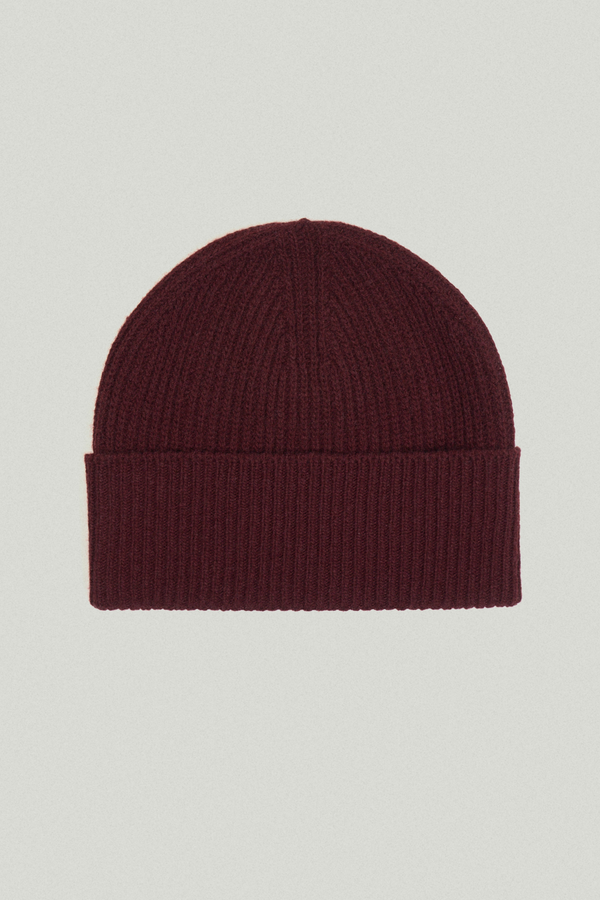 Le bonnet en laine côtelé
